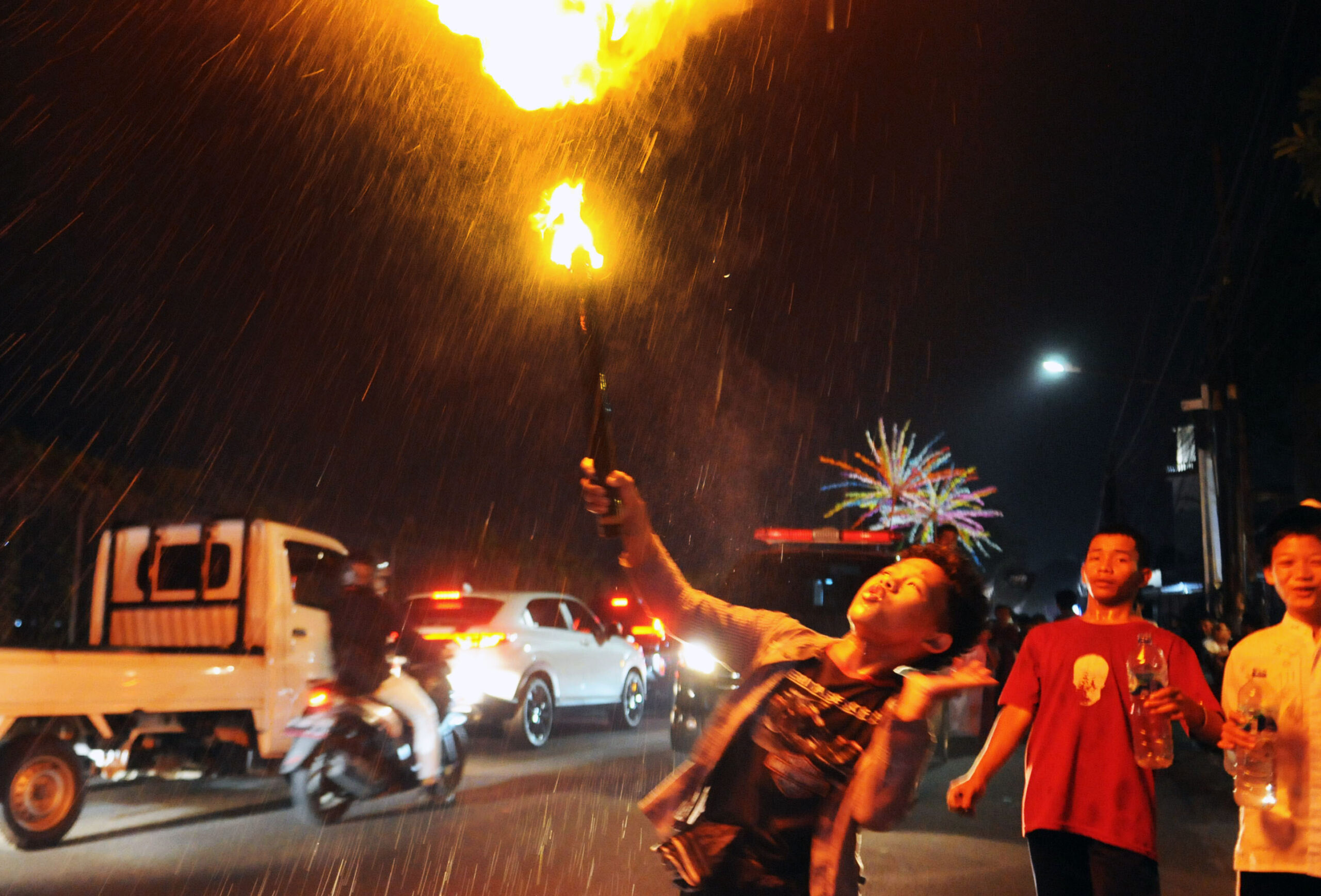 Pawai Obor, Tradisi Penuh Makna Merayakan Tahun Baru Islam - LPM ORANGE